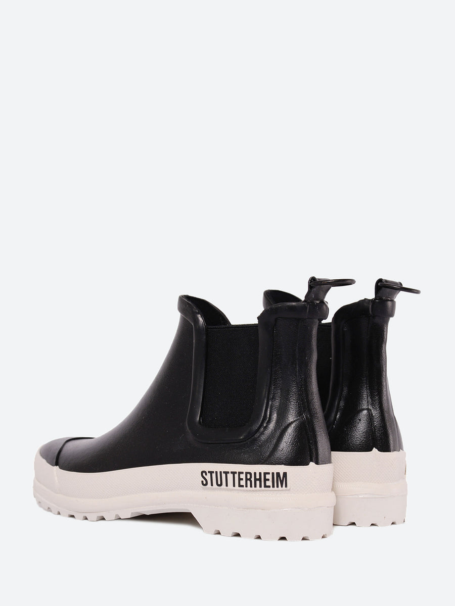 Stutterheim - Chelsea Rainwalker in Black and White – gravitypope