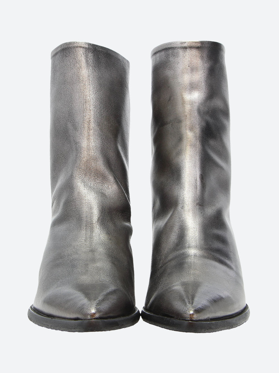 gravitypope - Robyn in Mauve Plombo