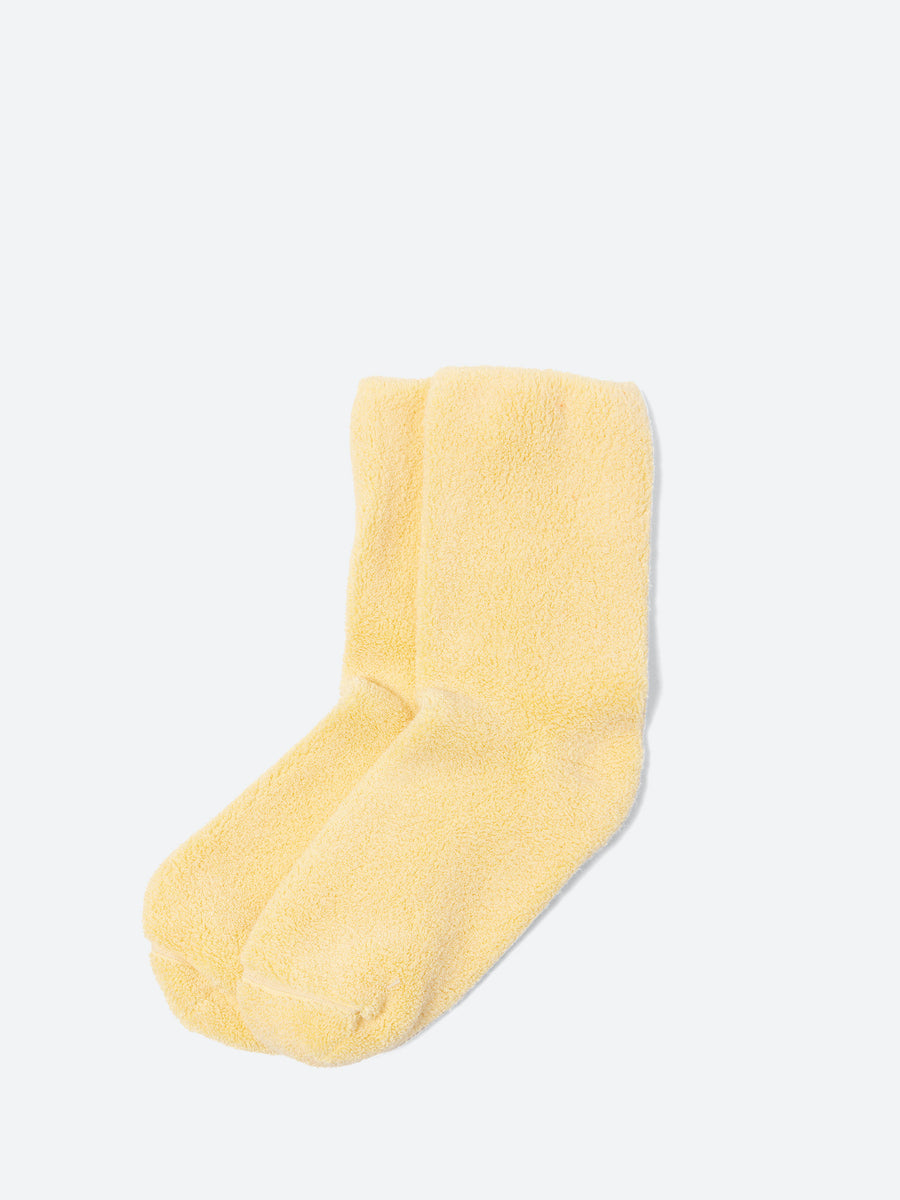 Baserange - Buckle Over Ankle Socks in Bog Yellow – gravitypope