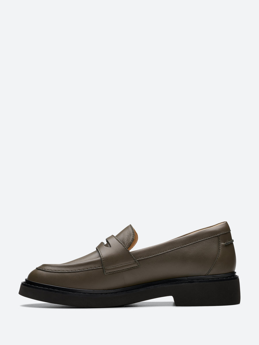 Clarks - Splend Edge Loafer in Dark Olive – gravitypope