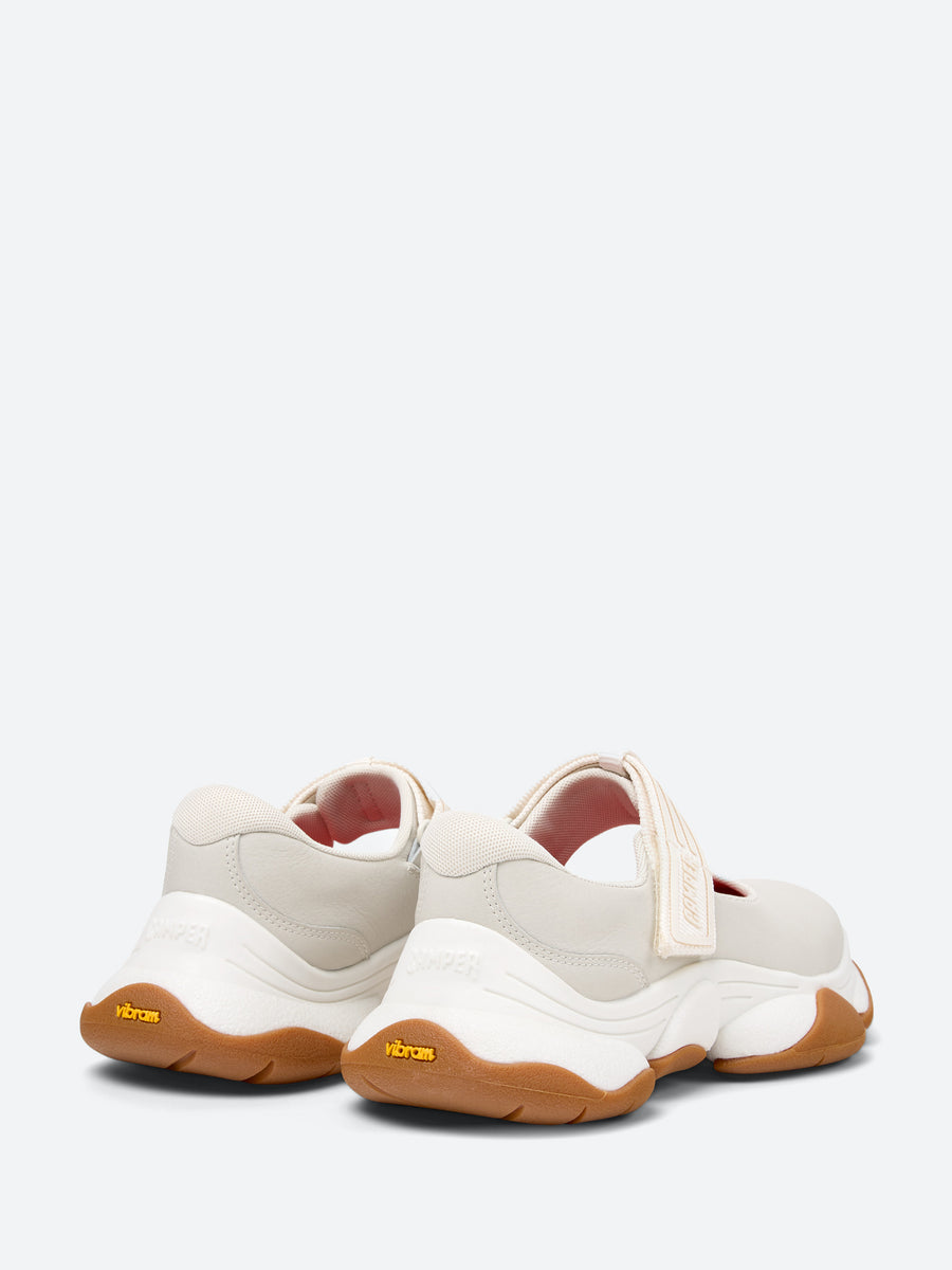 Camper - Karst Trek Mary Jane in White – gravitypope