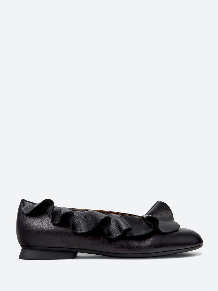 Camper - Casi Myra Leather Ballerinas in Black – gravitypope