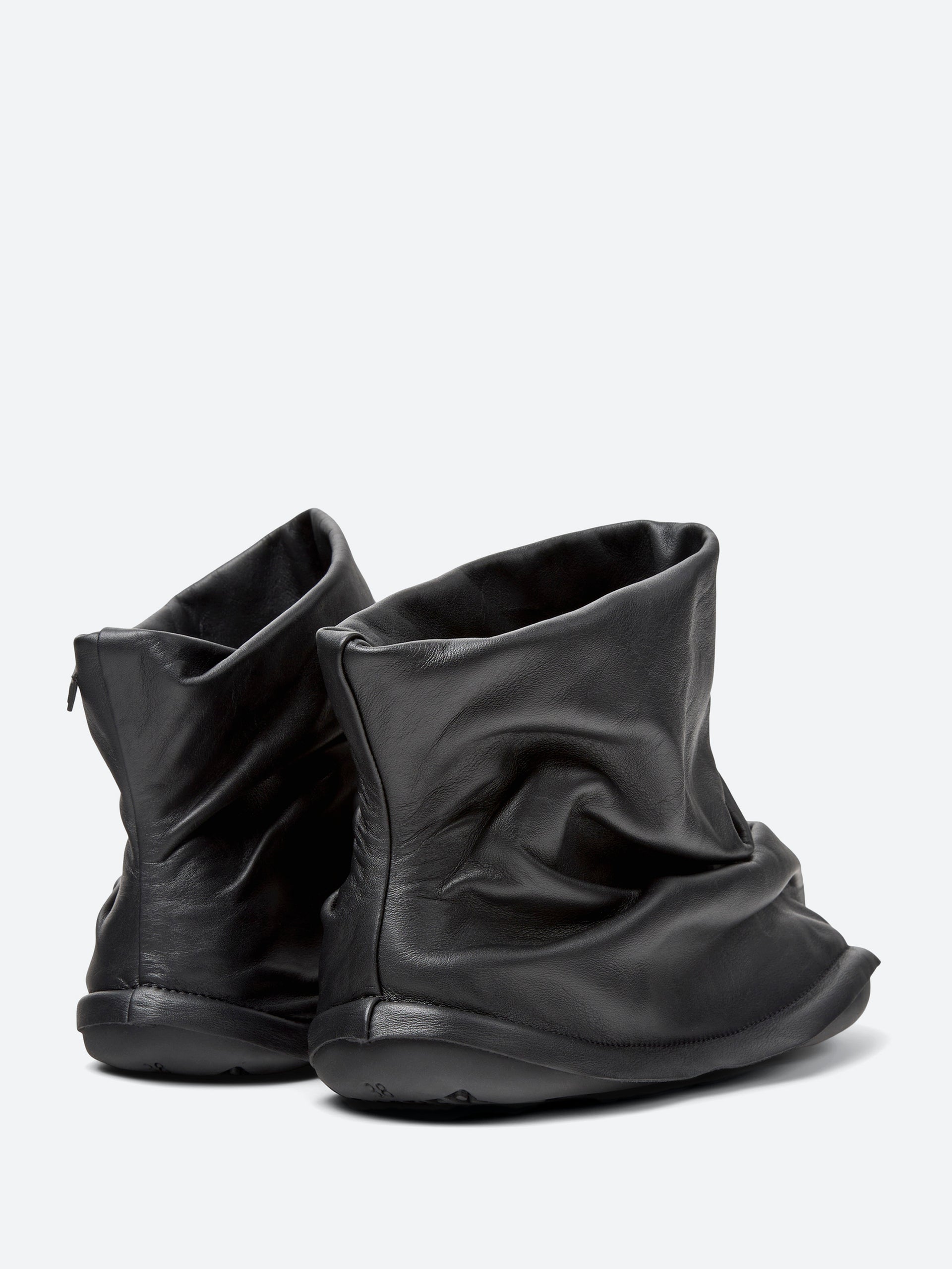 Camper - Ground in White – gravitypope