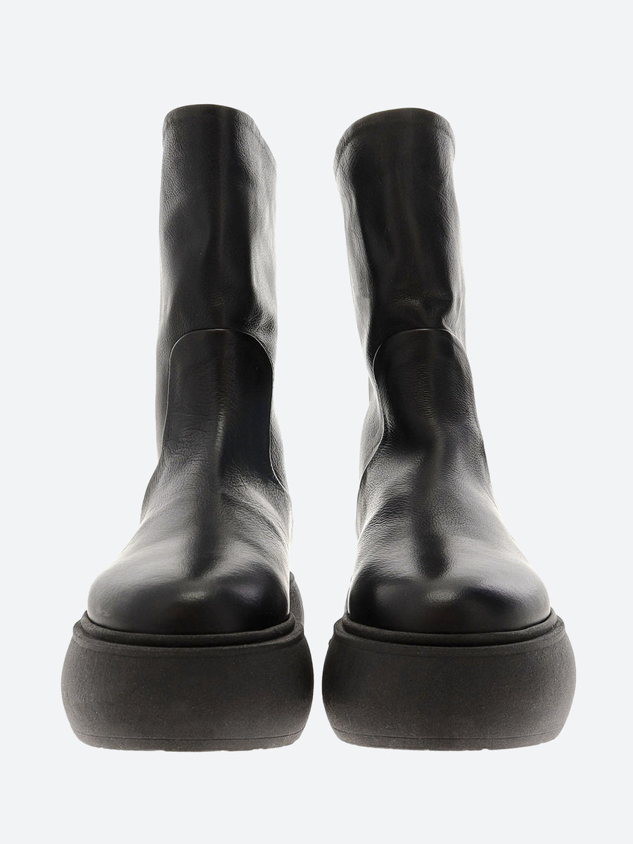 Open Closed - Marta 01 in Black Antares – gravitypope