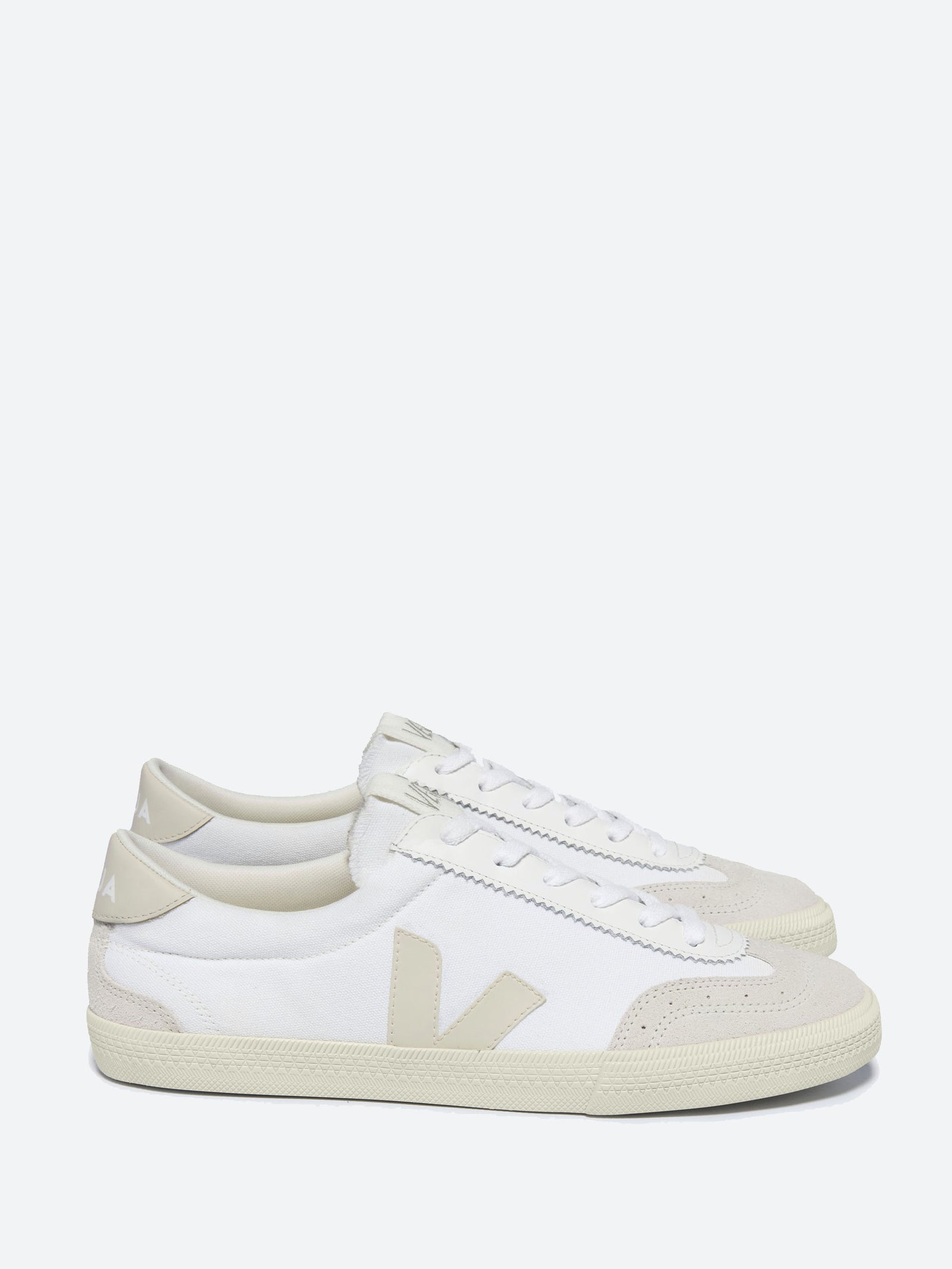 Veja - Volley Suede in Natural and Sahara – gravitypope