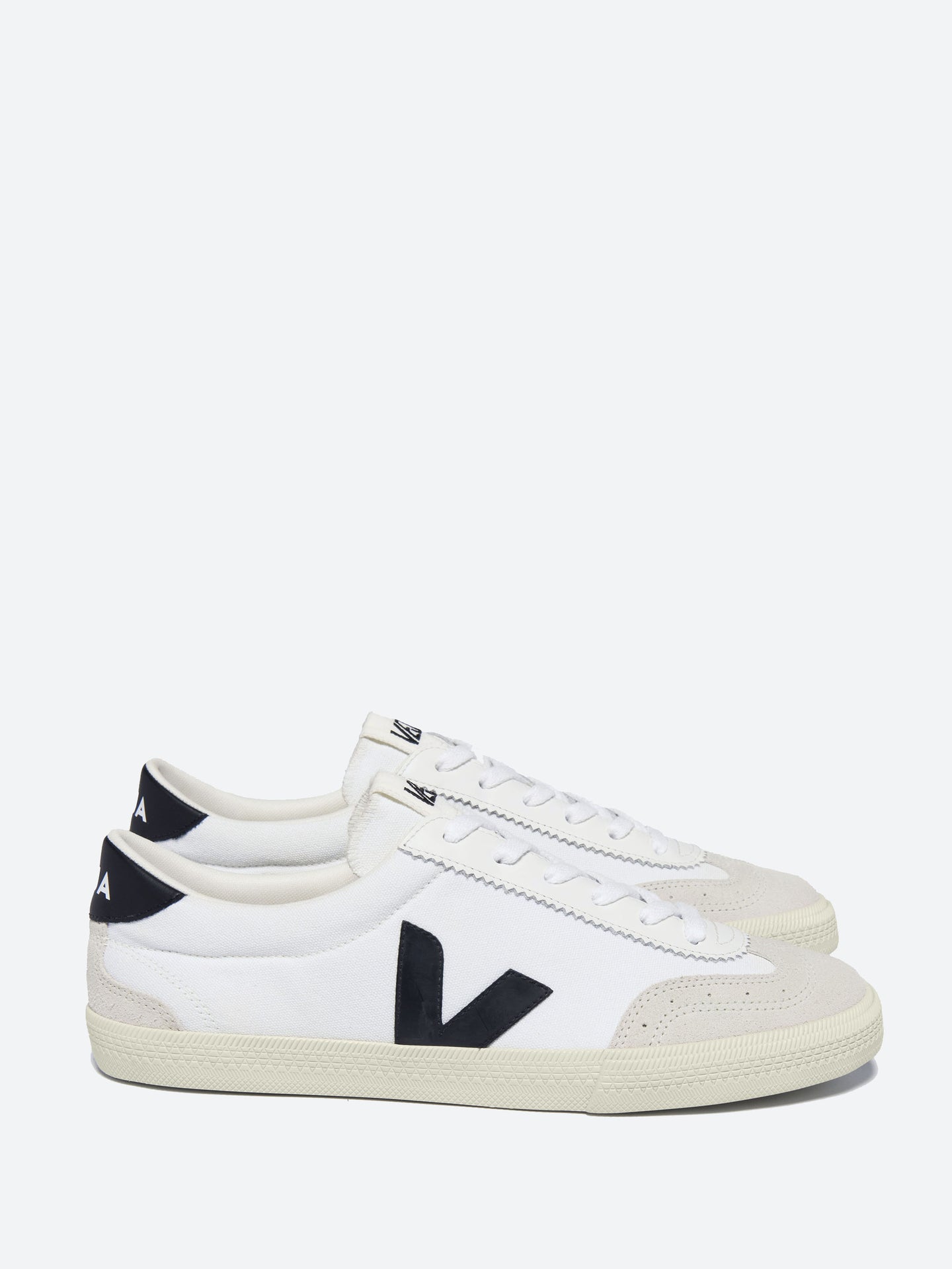 Veja - Volley Suede in Natural and Sahara – gravitypope