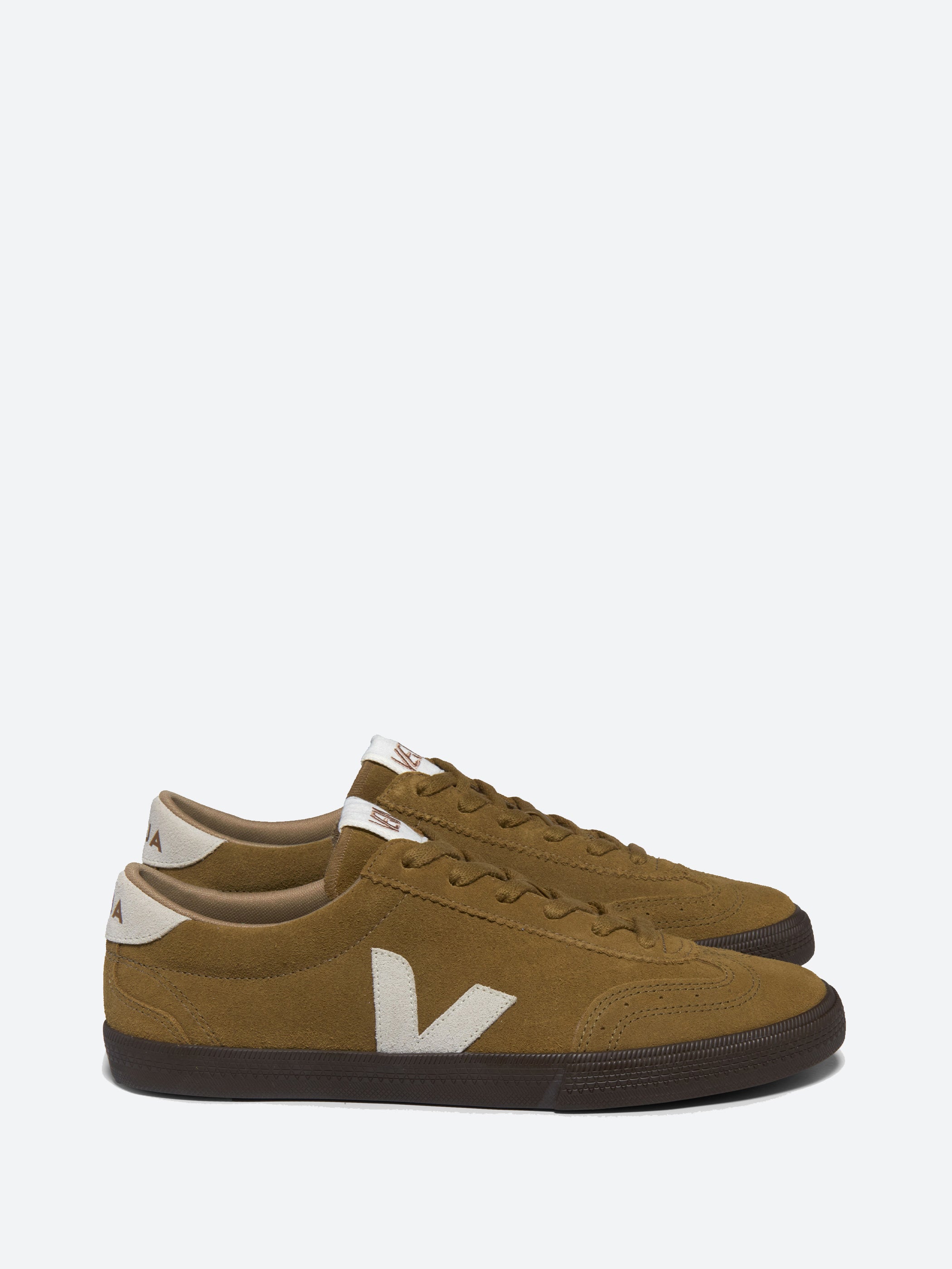 Veja - Volley Suede in Natural and Sahara – gravitypope